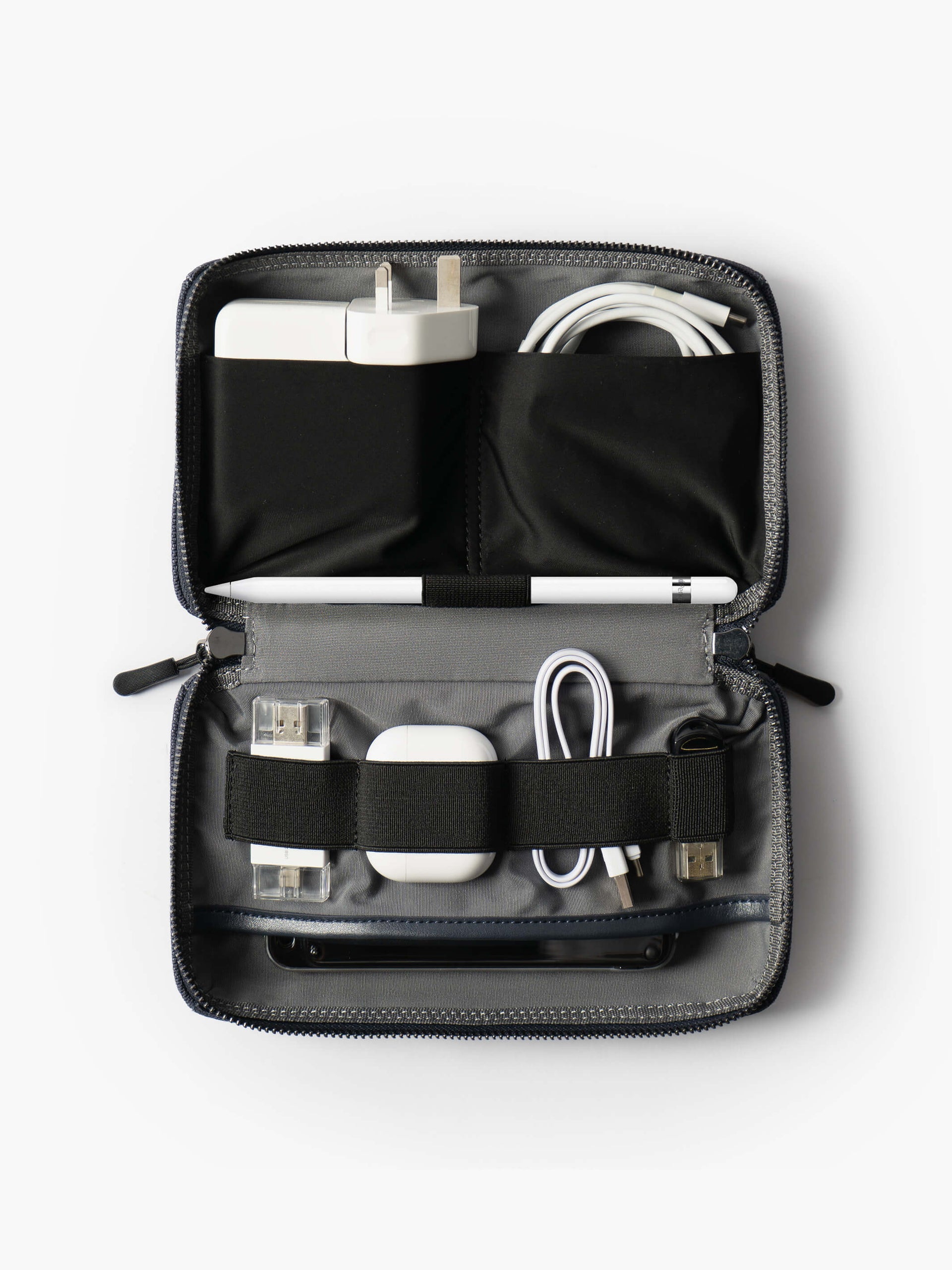 Nexus Tech Organizer – Maverick & Co.